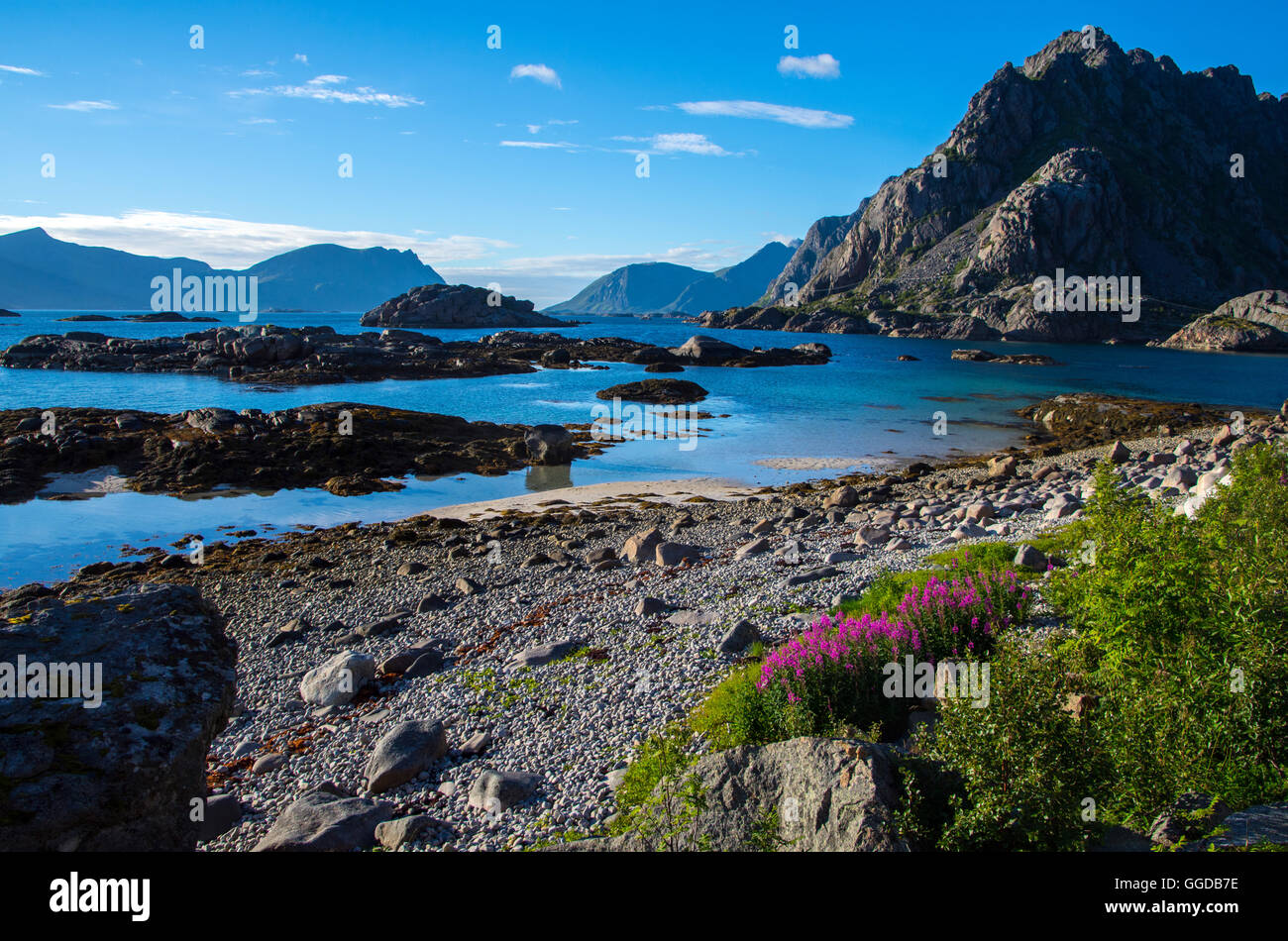 Spectacular granite coast with mountains Henningsvaer, Lofoten Norway ...