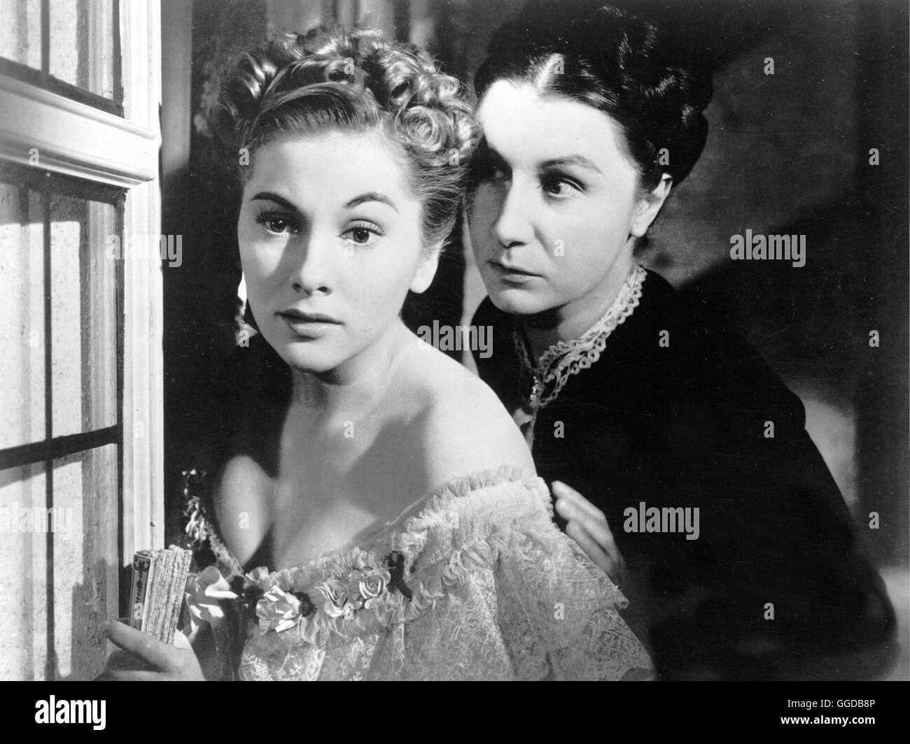 Judith anderson as mrs danvers hi-res stock photography and images - Alamy