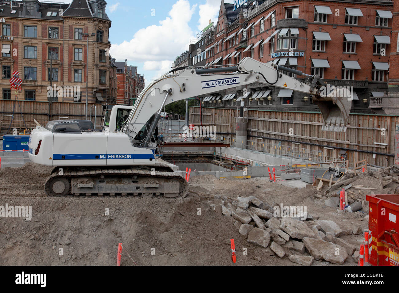 Metro city circle line hi-res stock photography and images - Alamy