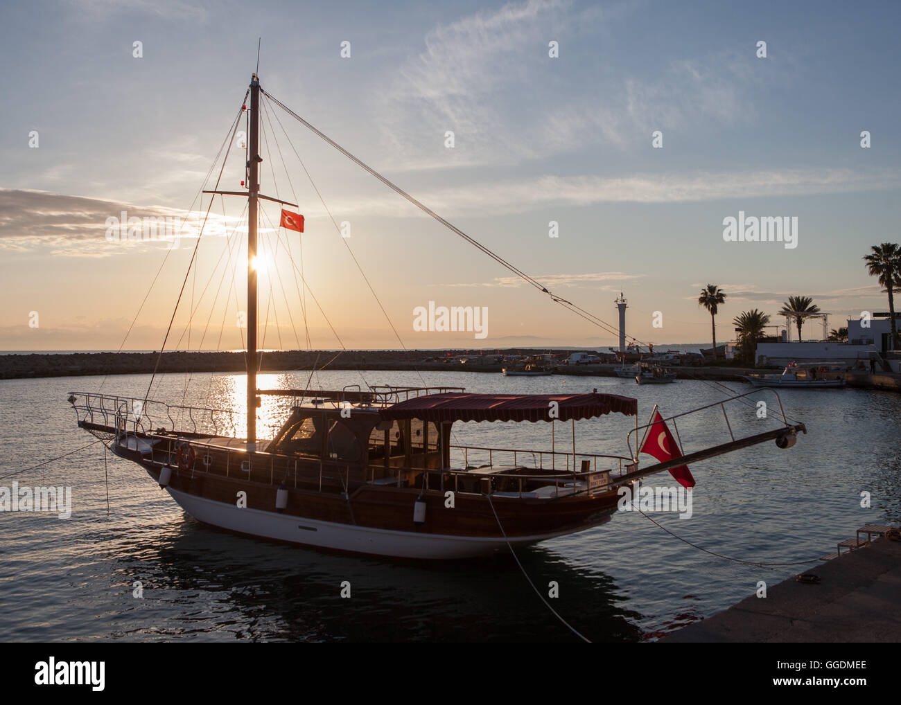Side boats antalya turkey hi-res stock photography and images - Alamy