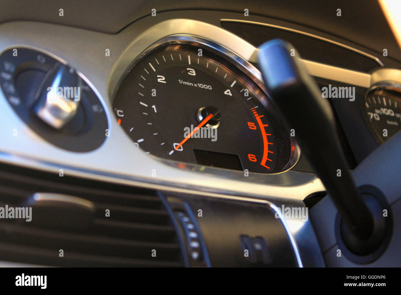 Speedometer on dashboard in the modern car Stock Photo - Alamy