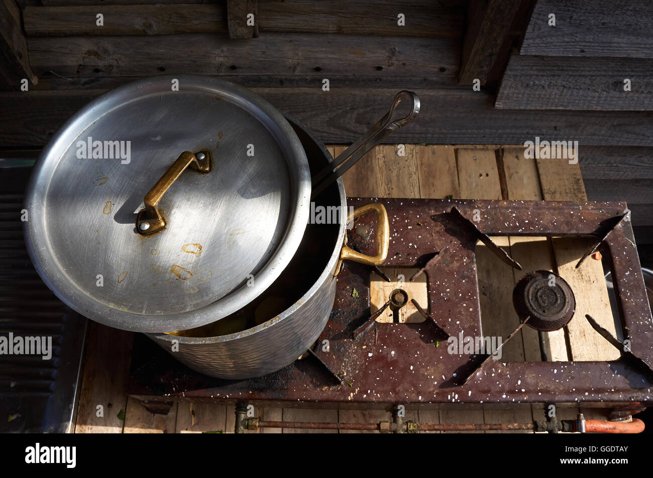 old vintage iron metal cooking pot, closed Stock Photo - Alamy
