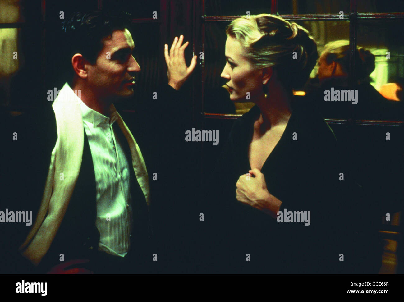 Sarah wynter hi-res stock photography and images - Alamy