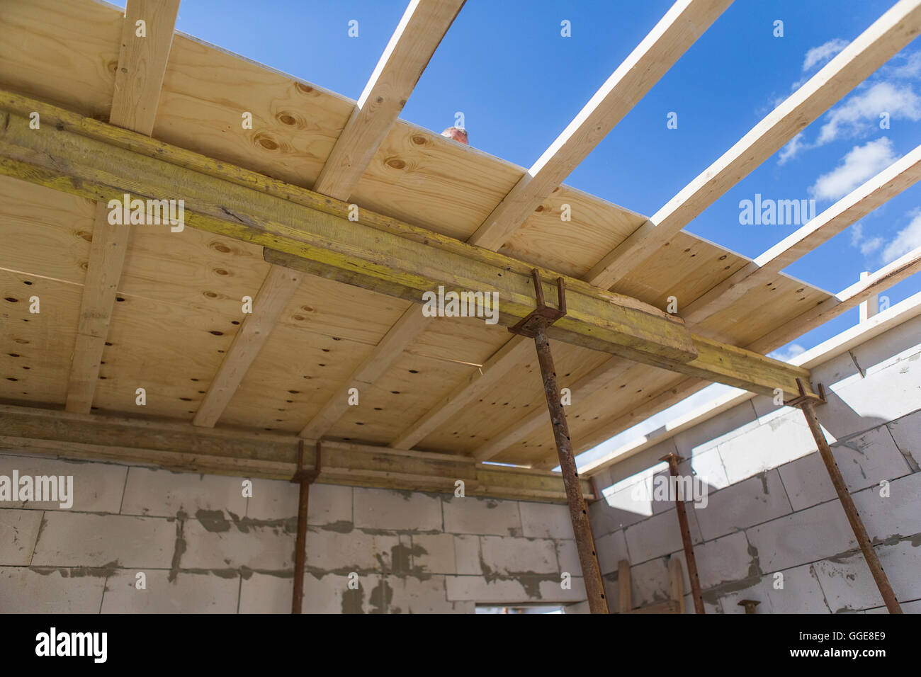 Plywood formwork hi-res stock photography and images - Alamy