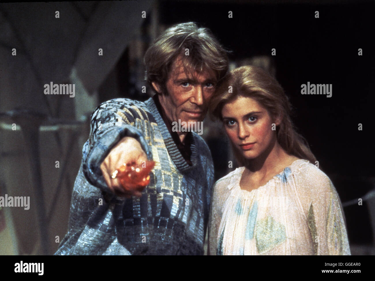 Helen slater supergirl 1984 hi-res stock photography and images - Alamy