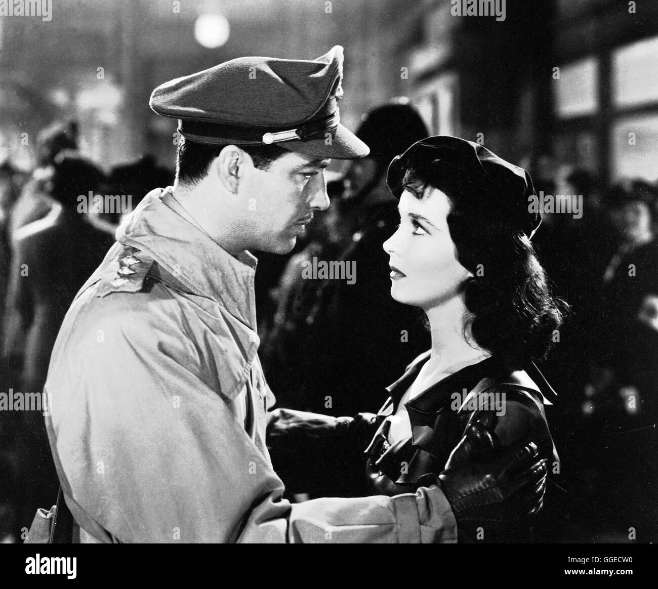 IHR ERSTER MANN / Waterloo Bridge USA 1940 / Mervyn LeRoy Szene mit ...