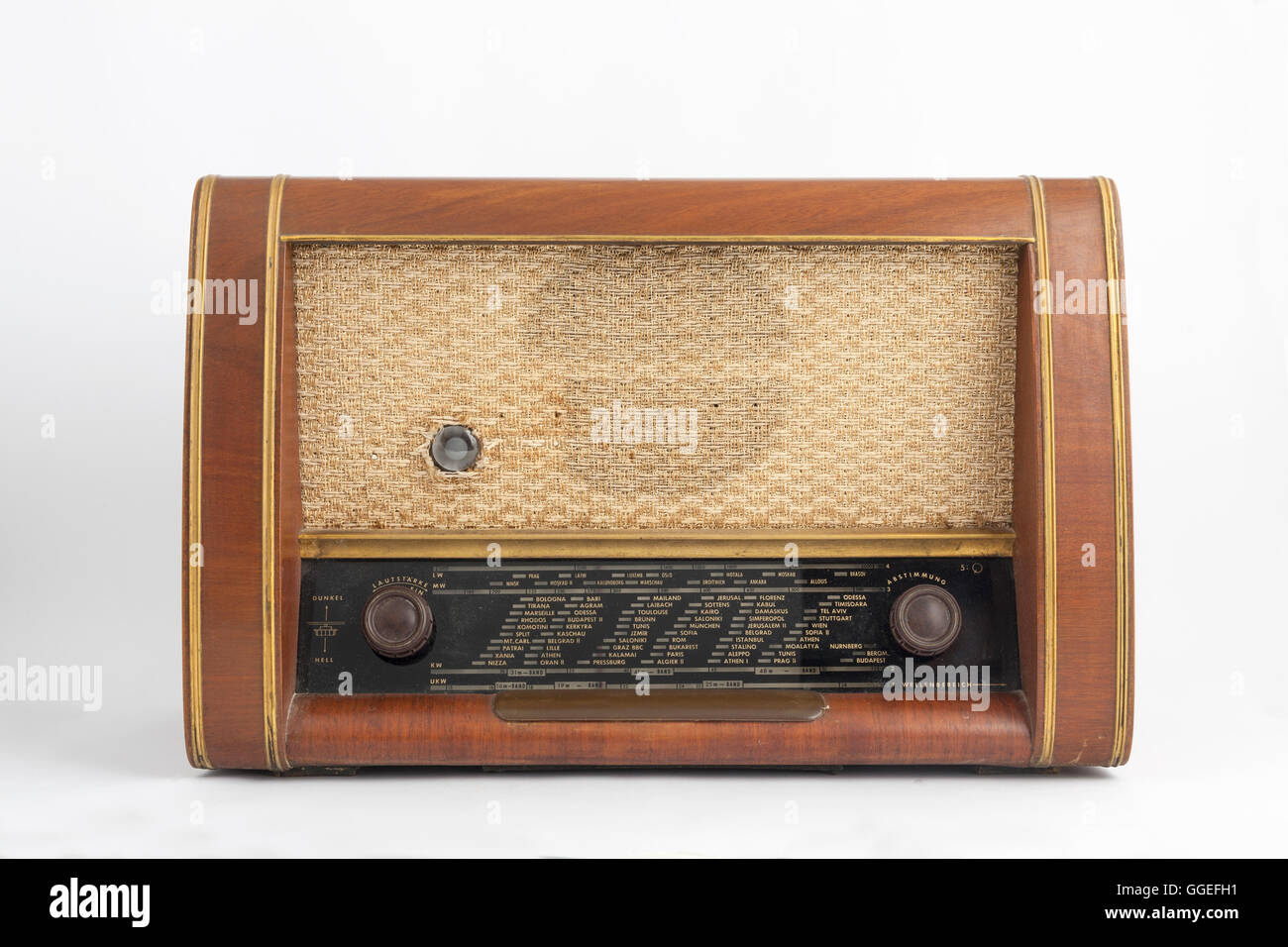vintage old radio in white background Stock Photo - Alamy