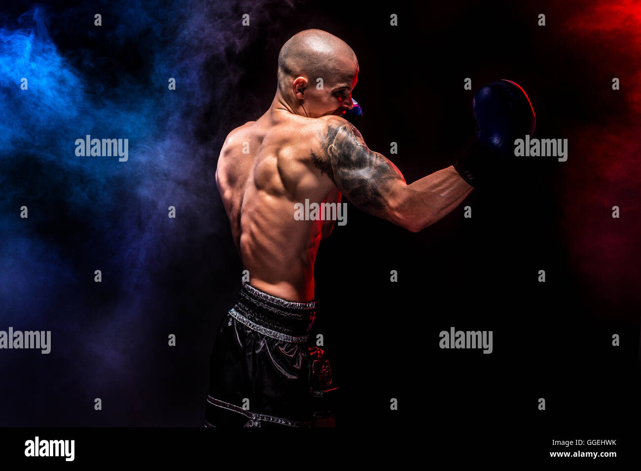 Muscular kickbox muay thai fighter hi-res stock photography and images ...