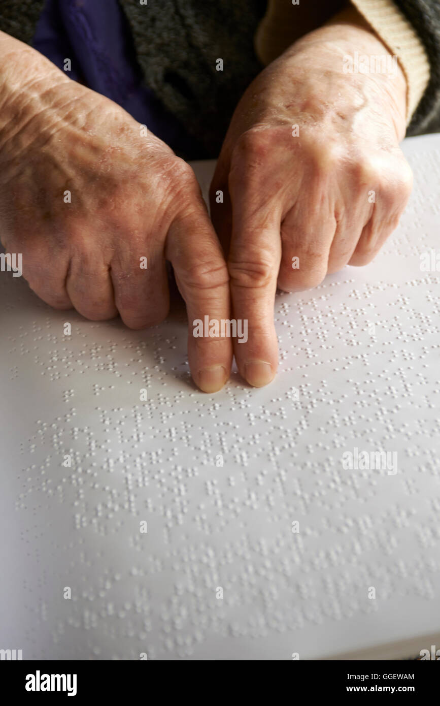 Womans hands and reading letter hi-res stock photography and images - Alamy