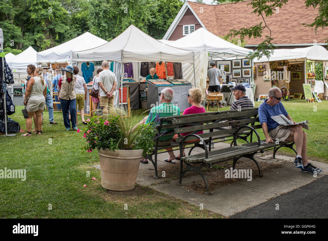 Show bench hi-res stock photography and images - Alamy