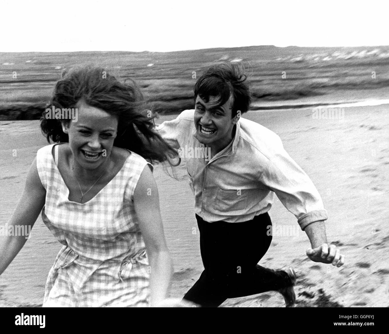 HIER WAR ICH GLÜCKLICH / I was happy here GB 1965 / Desmond Davis SARAH ...