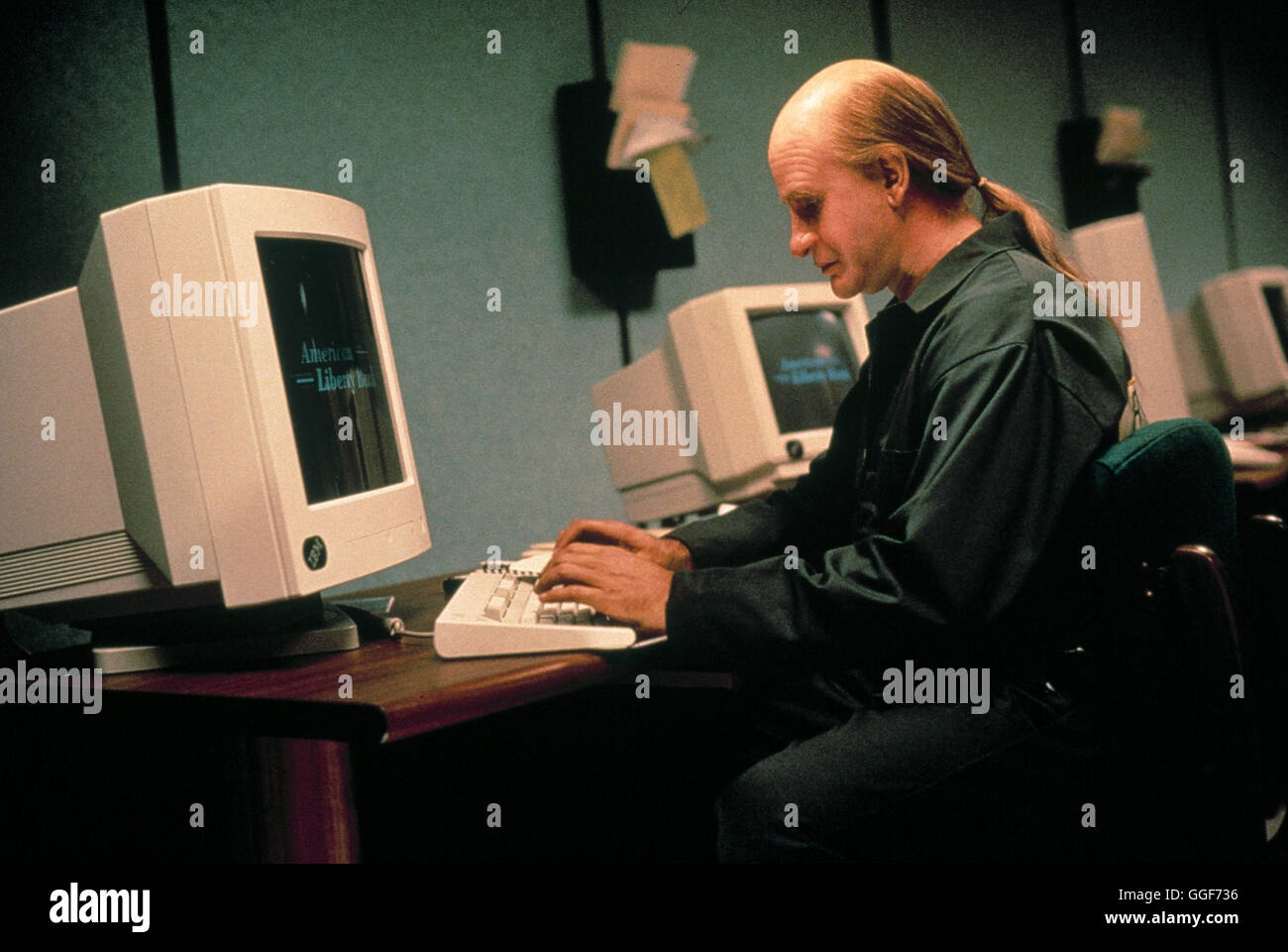 DAS CHAMÄLEON / Nowhere Man USA 1996 / Michael Pavone Szene mit Willie ...