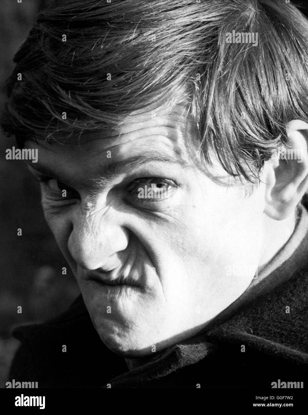 DIE EINSAMKEIT DES LANGSTRECKENLÄUFERS / The Loneliness of the Long ...