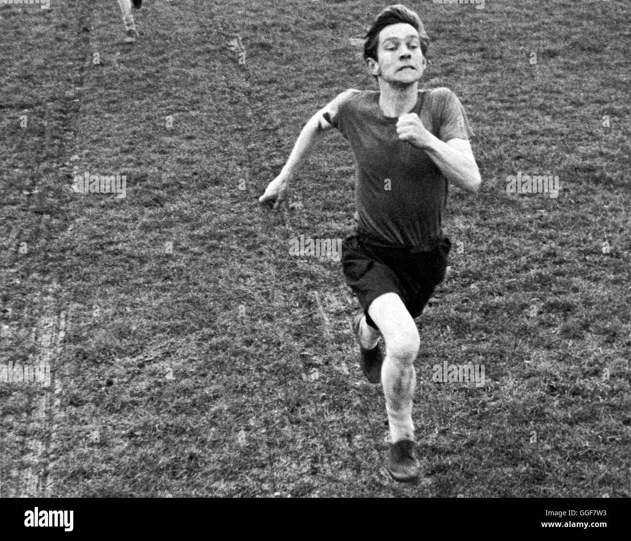 DIE EINSAMKEIT DES LANGSTRECKENLÄUFERS / The Loneliness of the Long ...