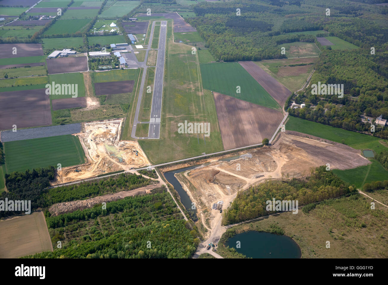 Gravel pits hi-res stock photography and images - Alamy