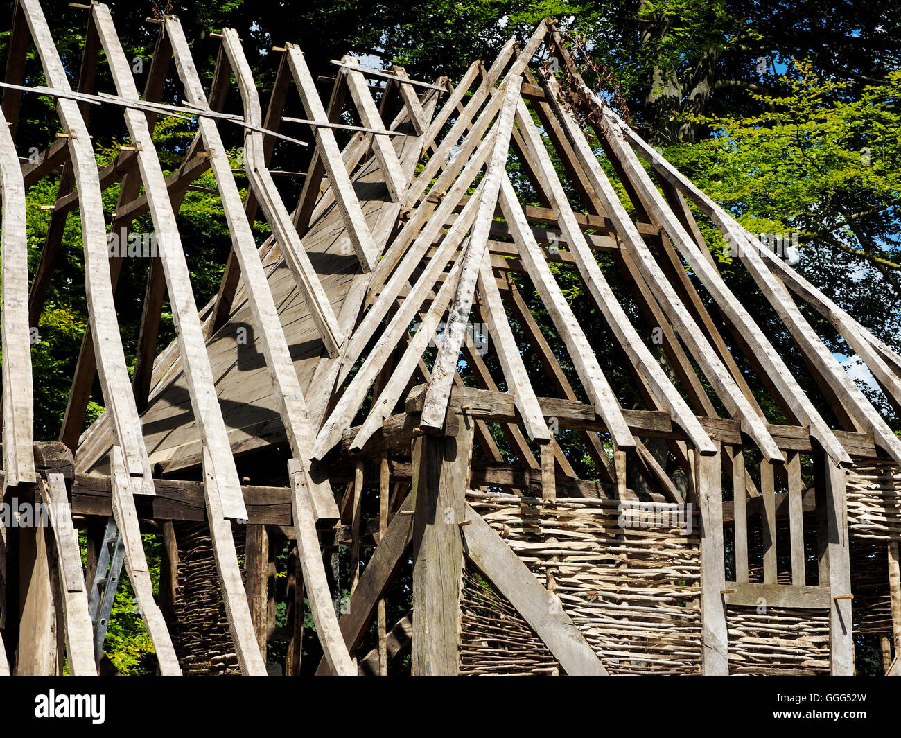 Timber roof trusses hi-res stock photography and images - Alamy
