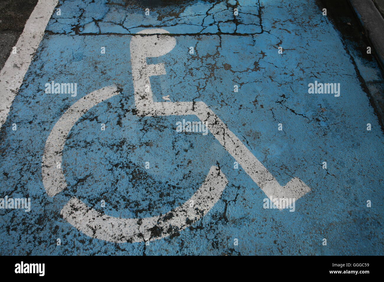 Handicap roadsign hi-res stock photography and images - Alamy