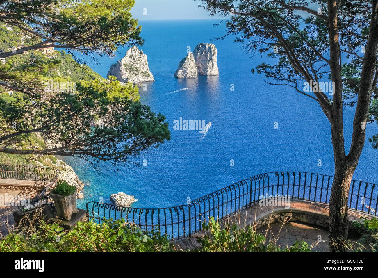 Faraglioni rocks of capri hi-res stock photography and images - Alamy