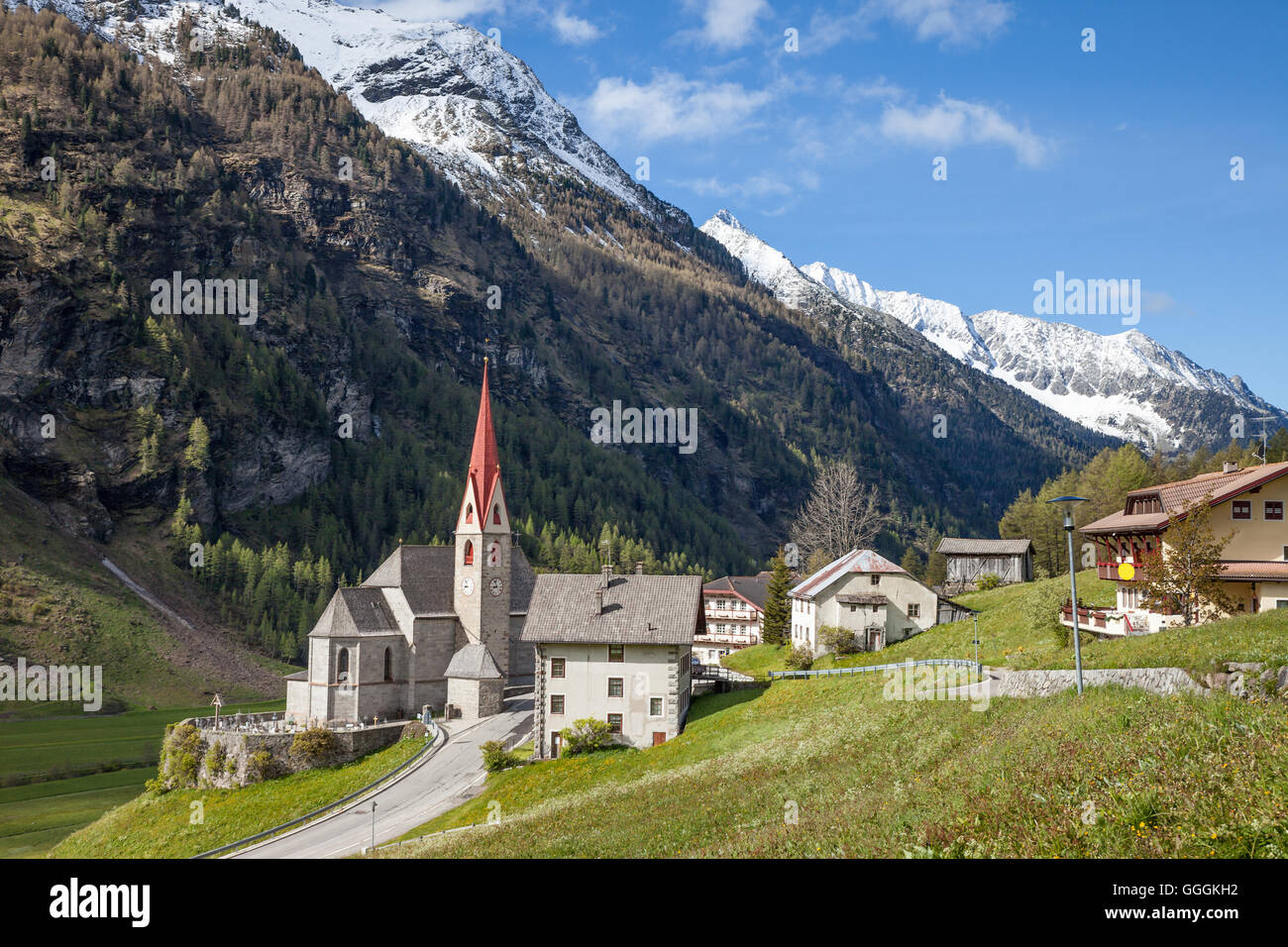 geography / travel, Italy, South Tyrol, Rein in Taufers with the parish ...