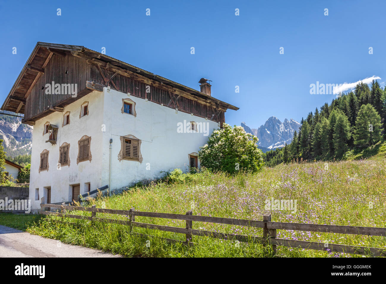 geography / travel, Italy, South Tyrol, old farm in the Villnoesstal ...