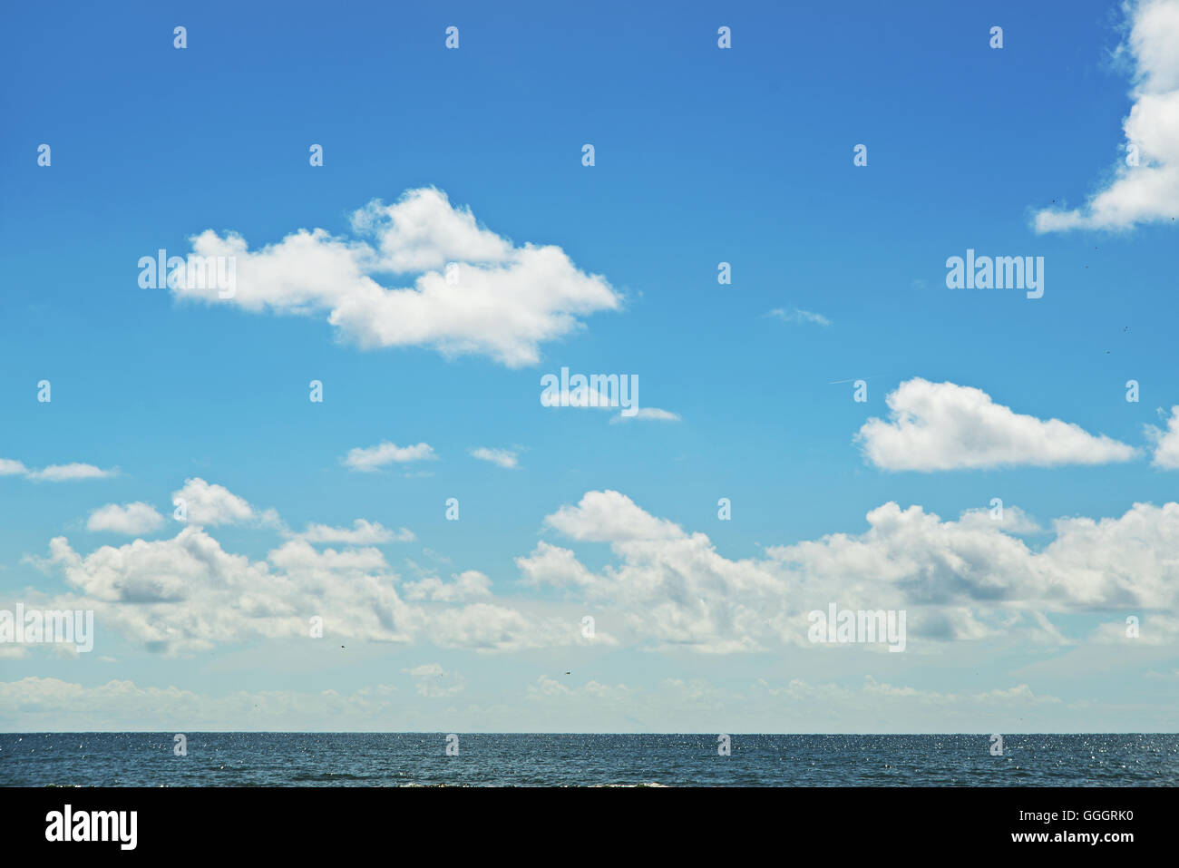 Deep blue sky over sea hi-res stock photography and images - Alamy