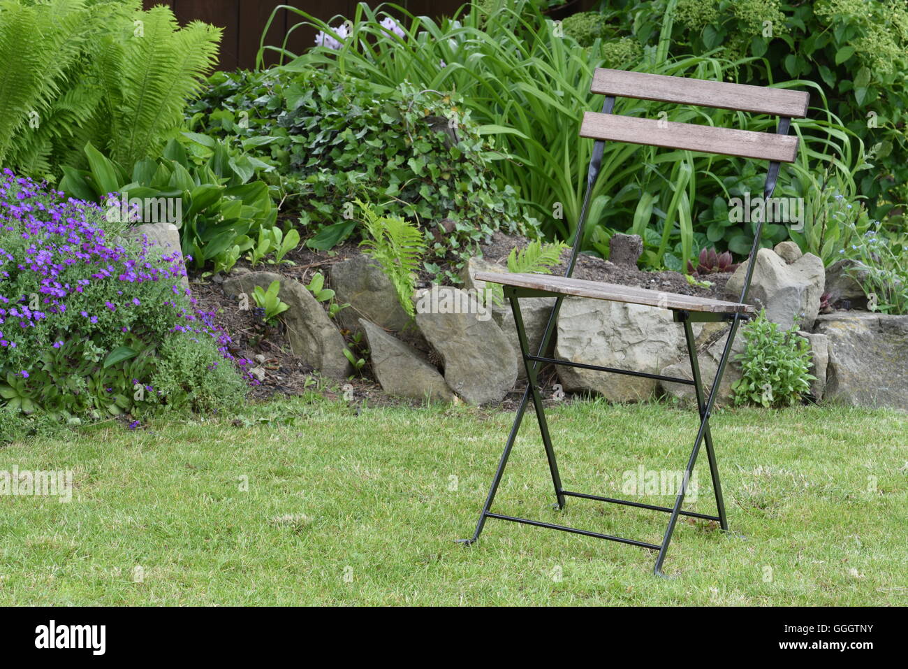 Portable garden chair hi-res stock photography and images - Alamy