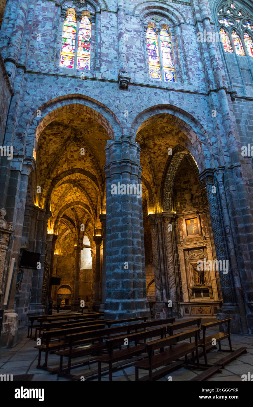 Ambulatory cathedral avila romanesque gothic hi-res stock photography ...