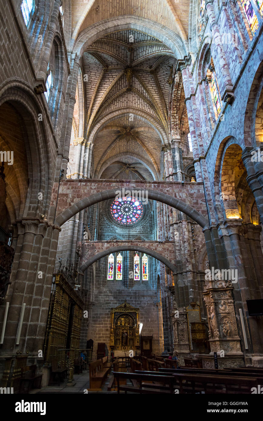 Ambulatory cathedral avila romanesque gothic hi-res stock photography ...