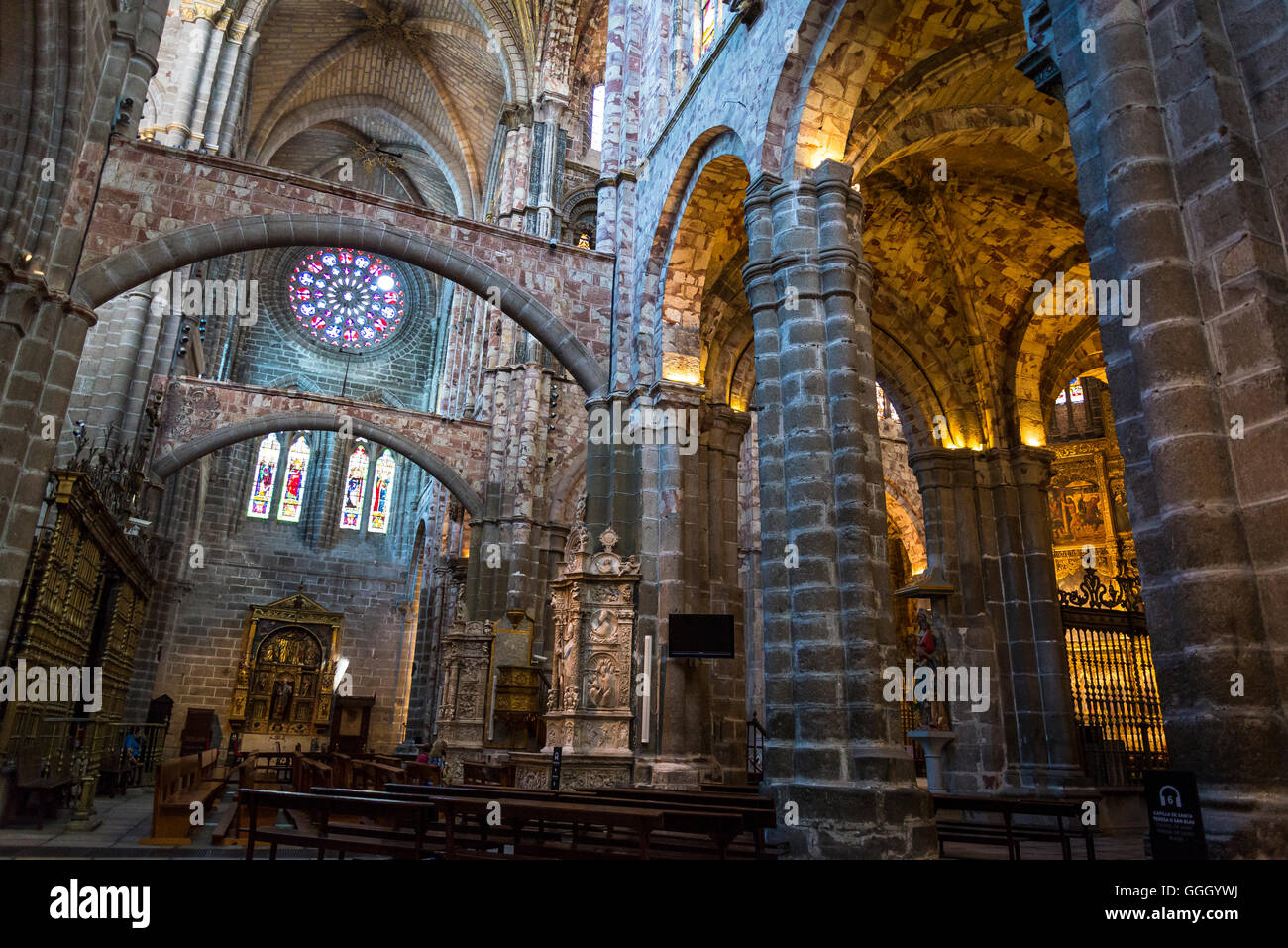 Ambulatory cathedral avila romanesque gothic hi-res stock photography ...