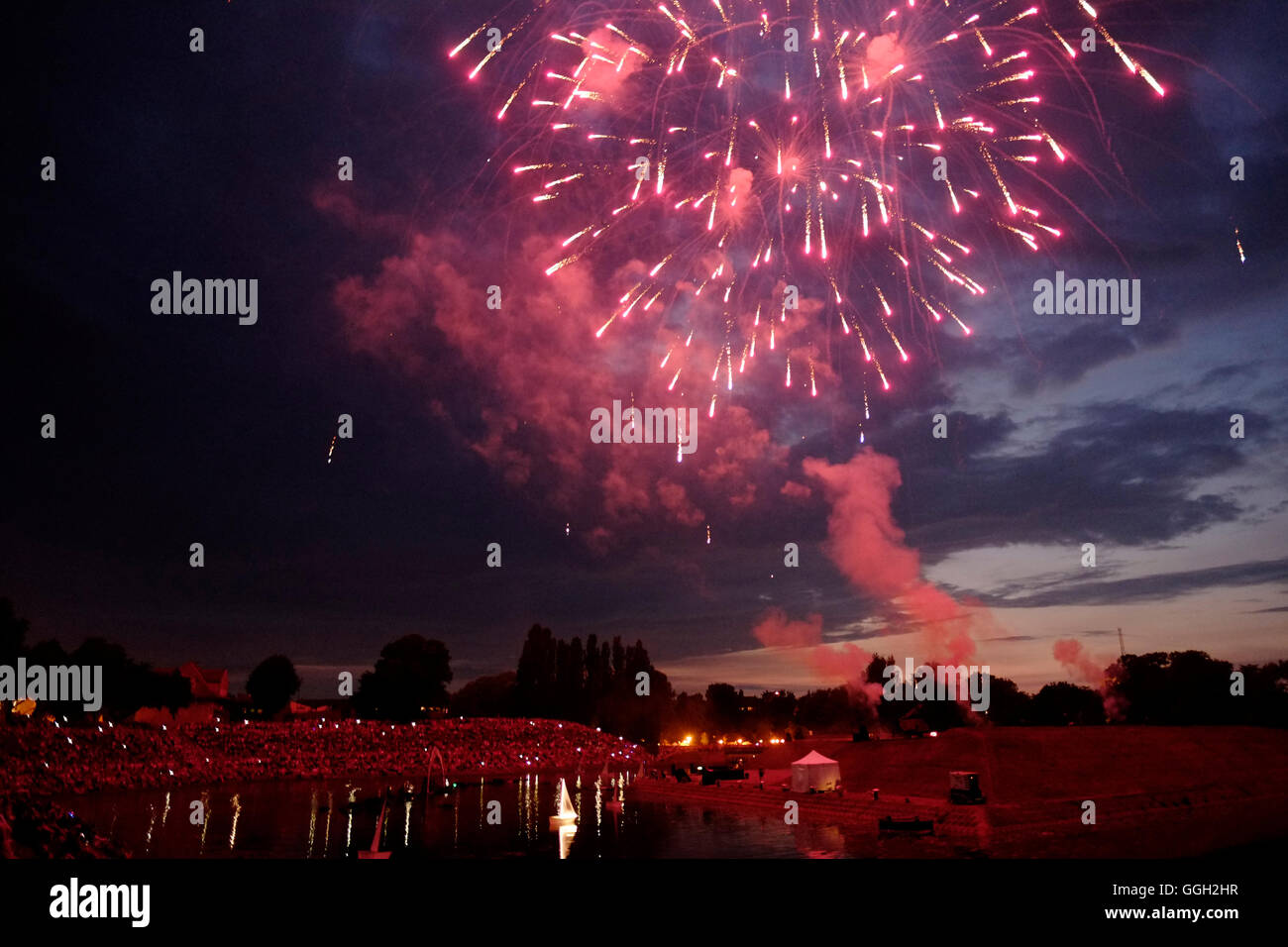 Firework fountains hi-res stock photography and images - Alamy