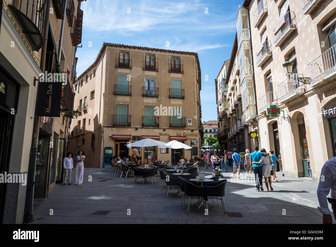 Outdoor cafe spain architecture hi-res stock photography and images - Alamy