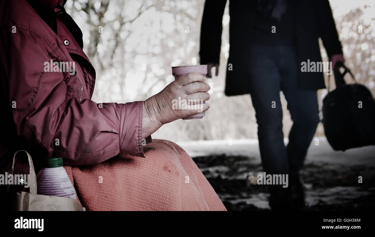 Homeless gypsy hi-res stock photography and images - Alamy