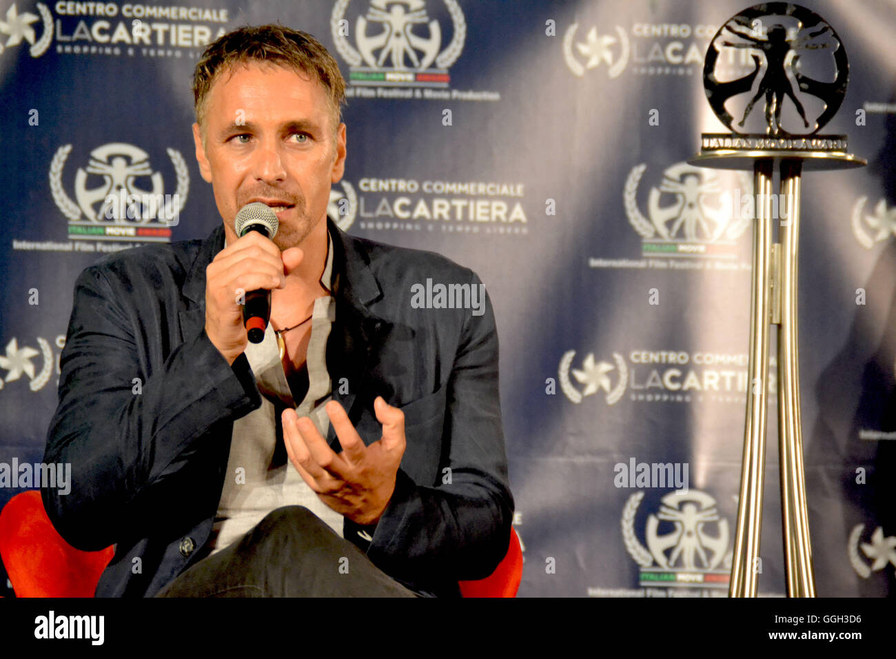 Pompeii, Italy. 05th Aug, 2016. The Italian actor Raoul Bova received ...