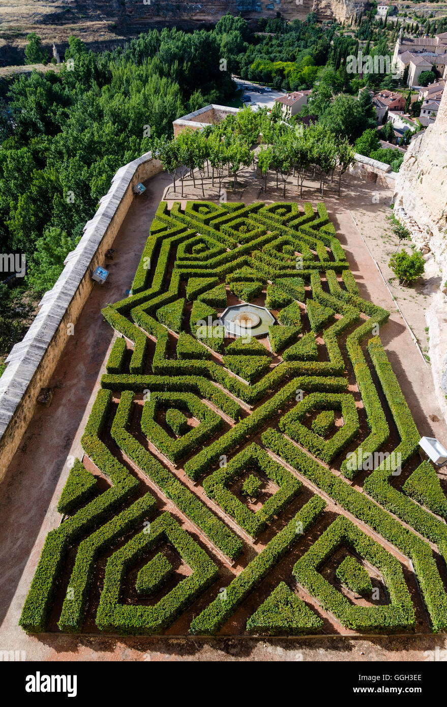 Topiary Garden of Alcazar medieval castle, Segovia, Castilla y Leon ...
