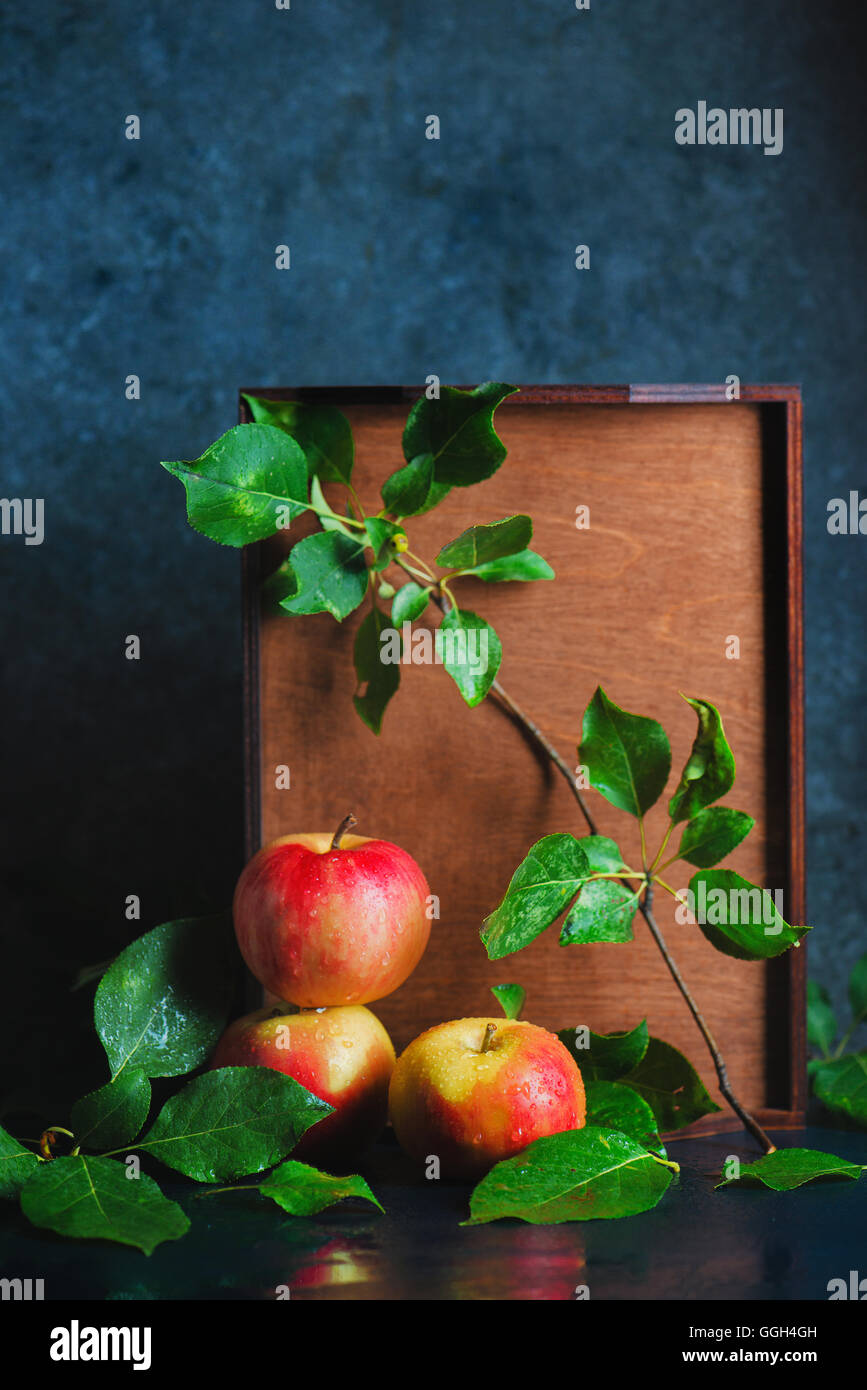 Still life with apples hi-res stock photography and images - Alamy