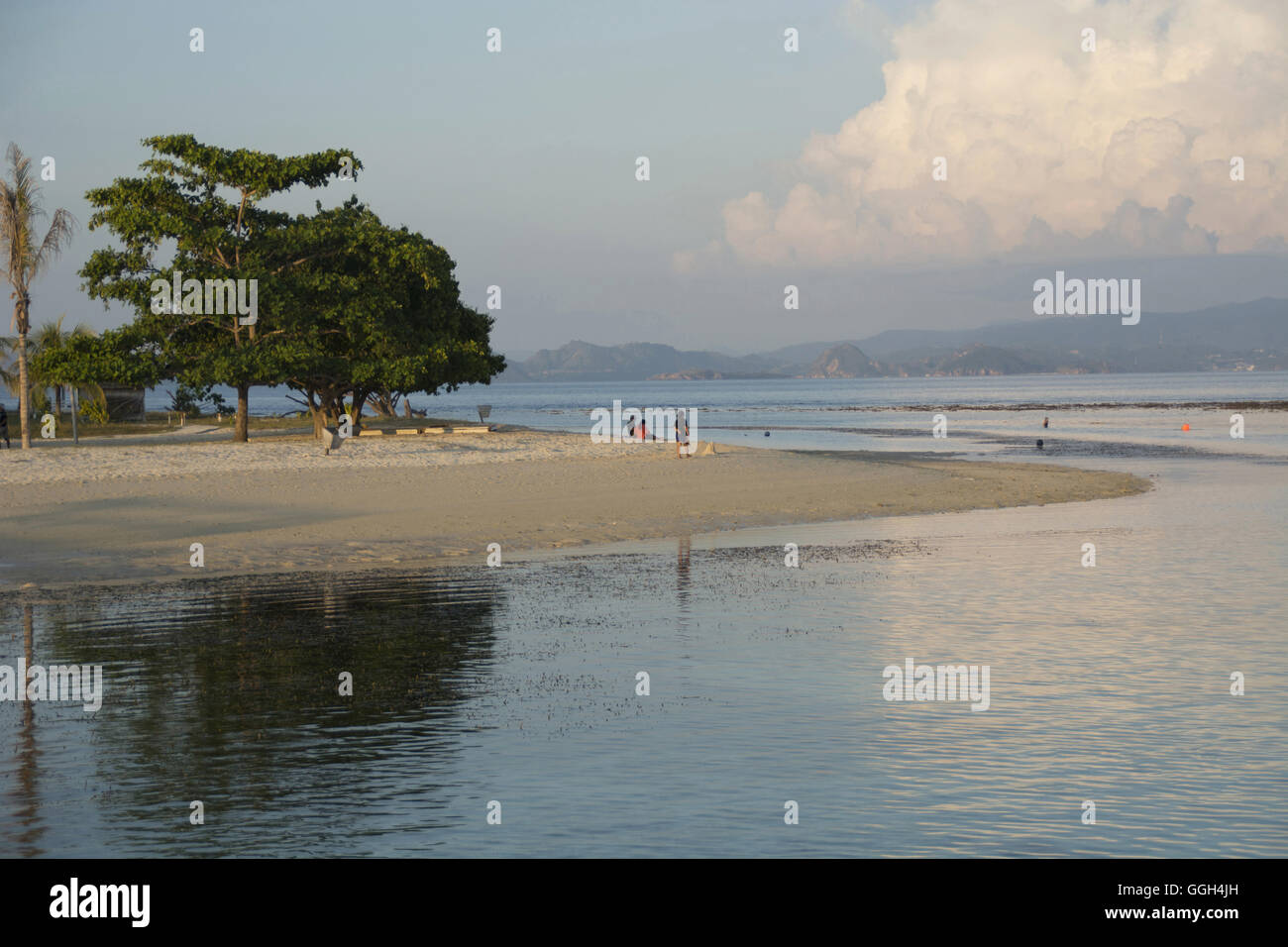 Kanawa Island beach, Indonesia. Kanawa Island is within the Komodo ...