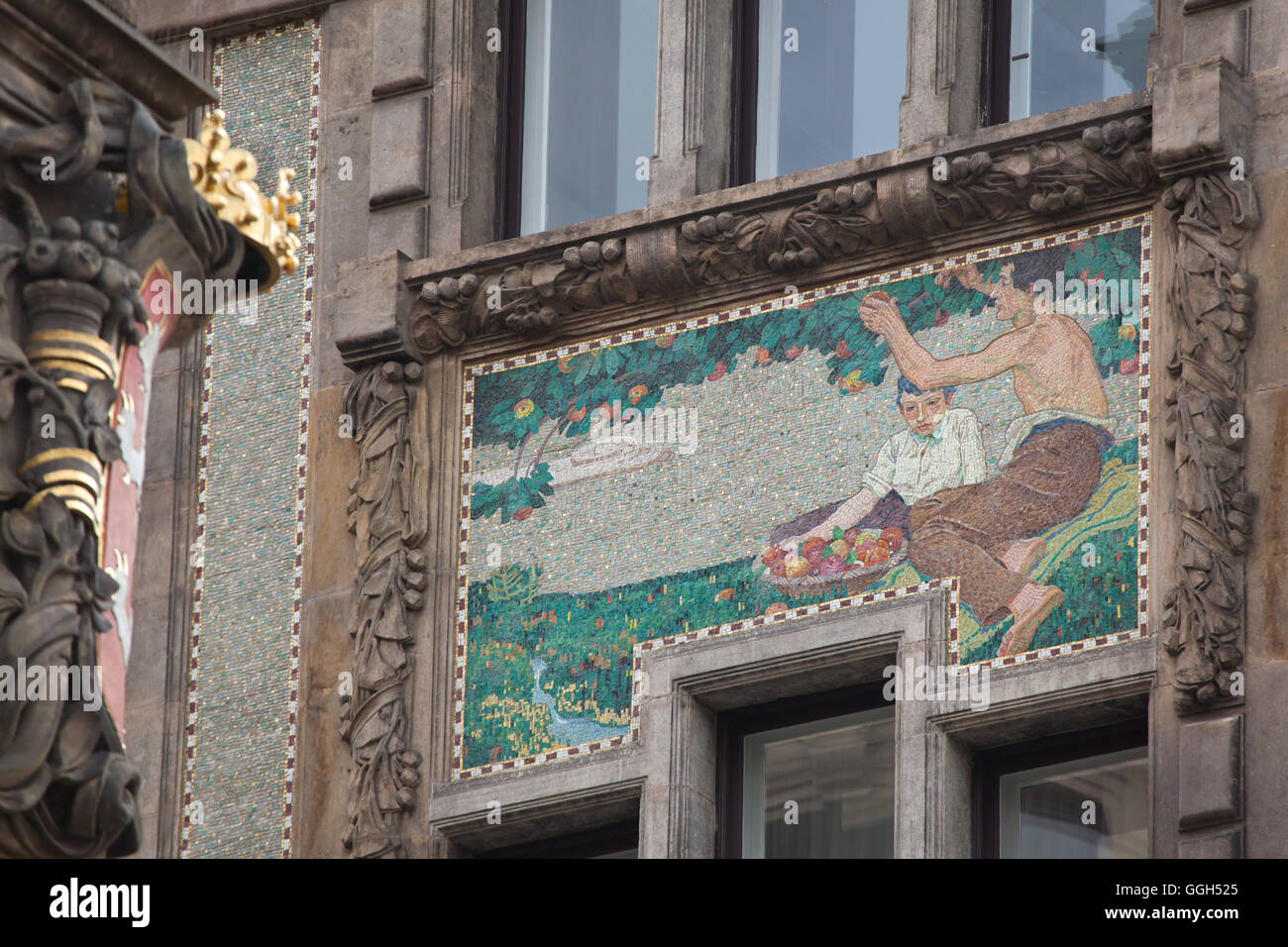 Glasmalerei hi-res stock photography and images - Alamy