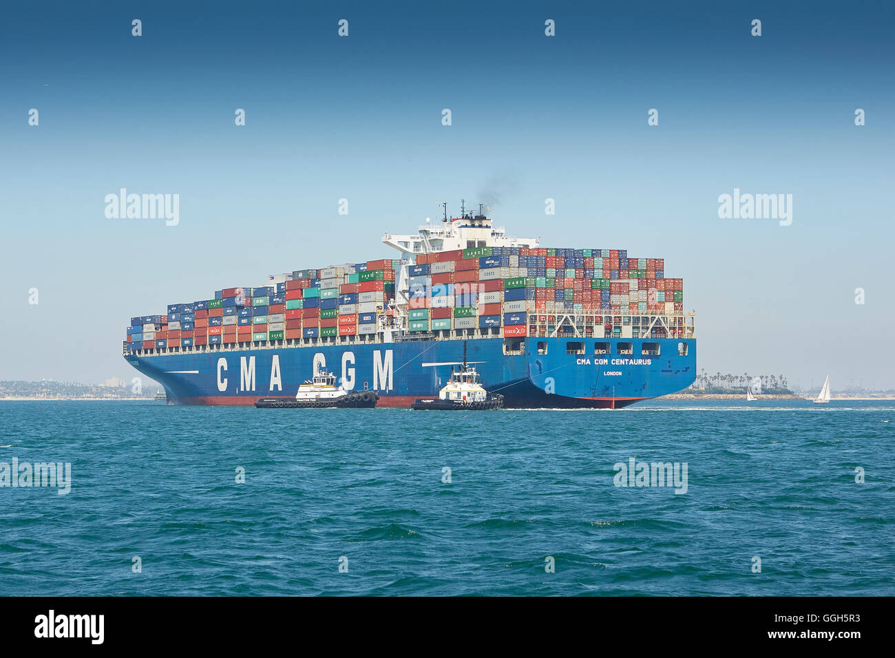 Container ship side view hi-res stock photography and images - Alamy