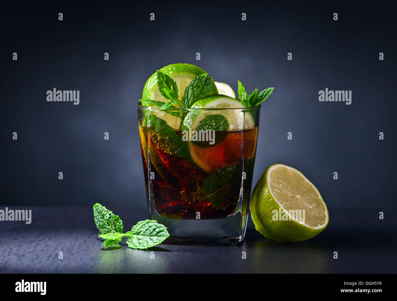 Cola cocktail hi-res stock photography and images - Alamy