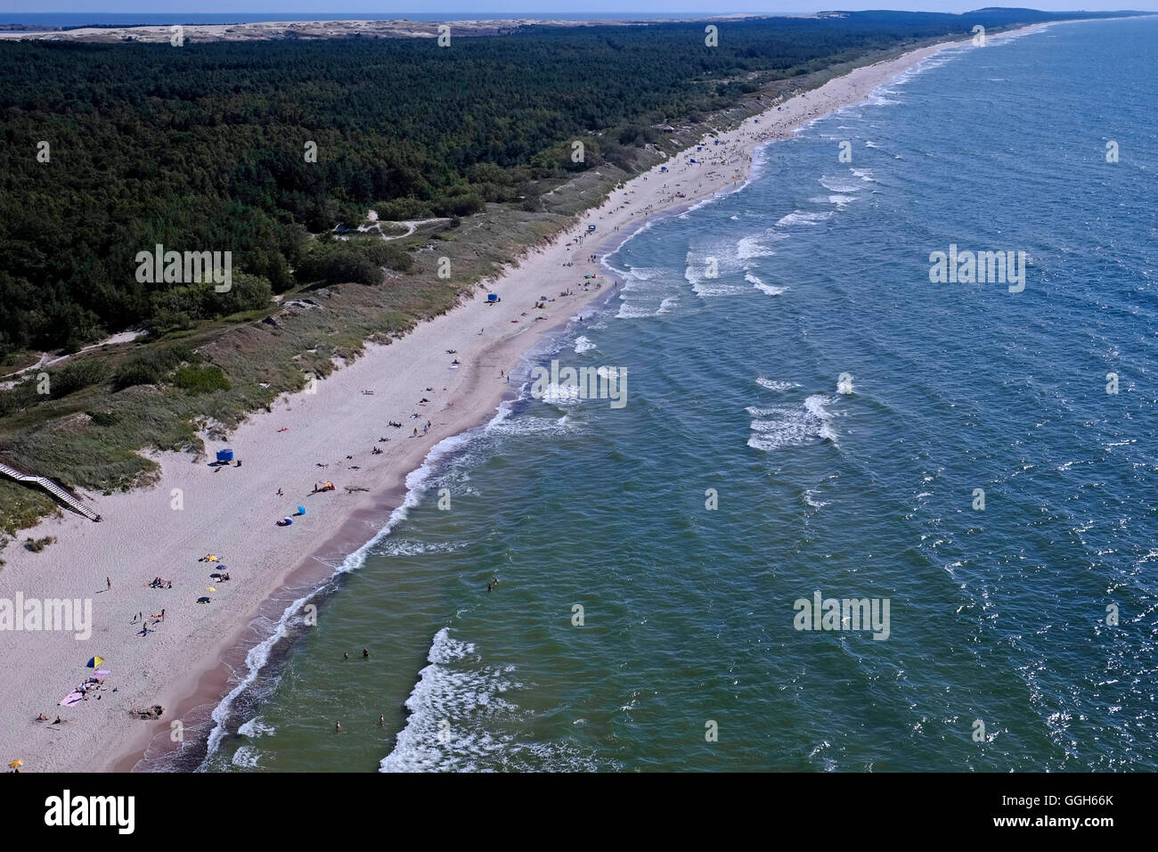 Aerial view of a beach along the Baltic Sea in the Curonian Spit a 98 ...