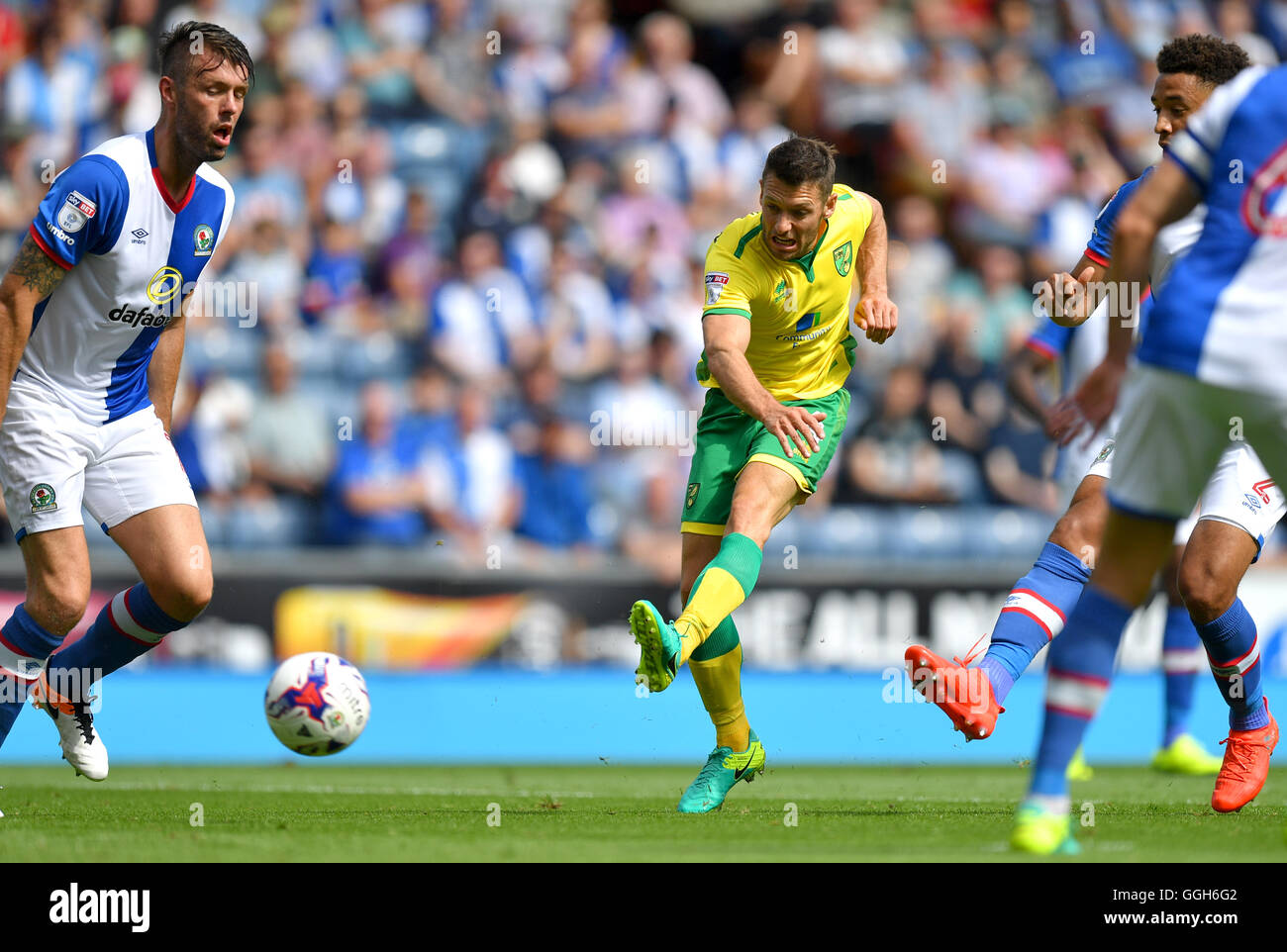 Norwich citys wes hoolahan game hi-res stock photography and images - Alamy