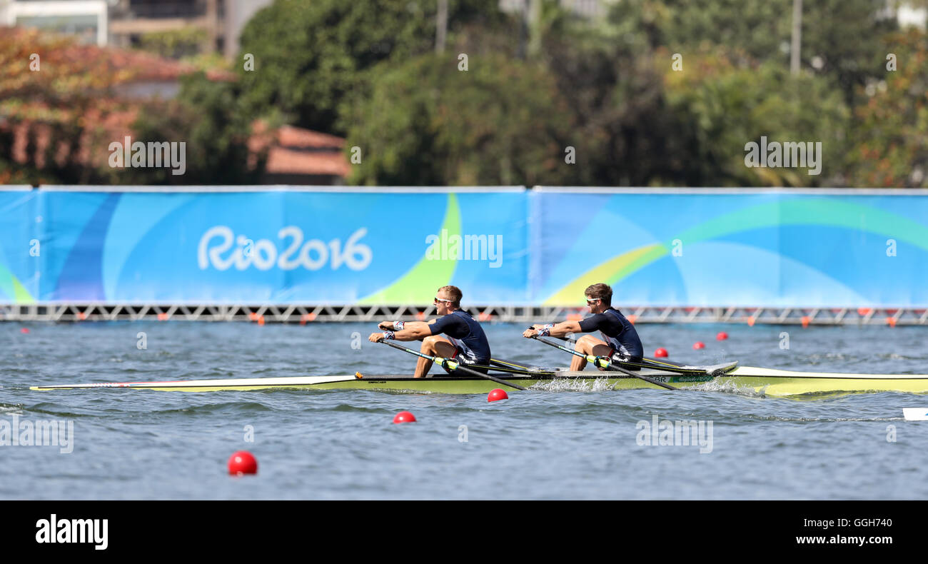 Great Britain's John Collins and Jonathan Walton in action in the Men's ...