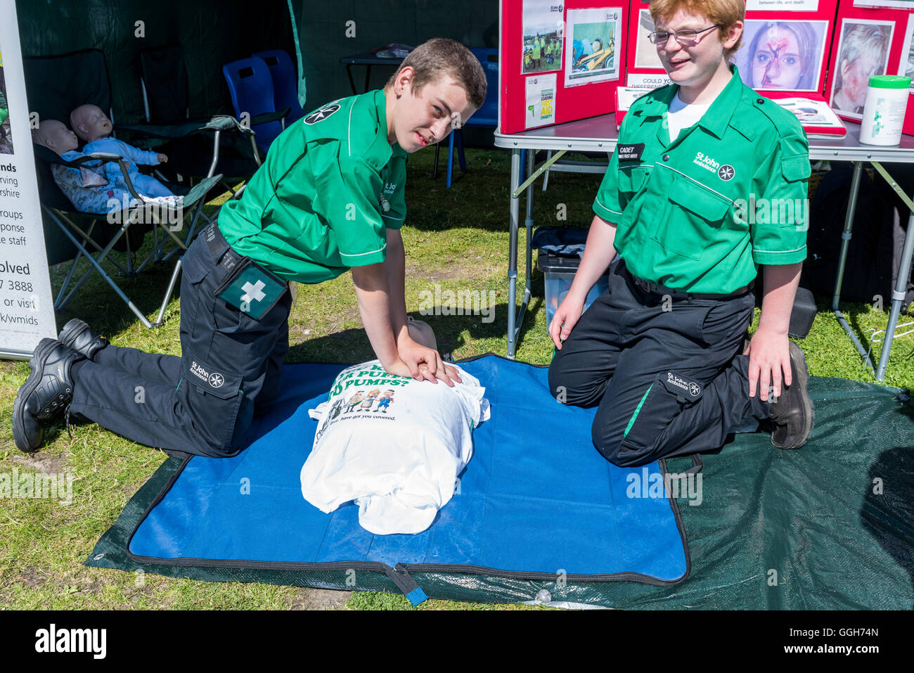 St john's ambulance cpr hi-res stock photography and images - Alamy