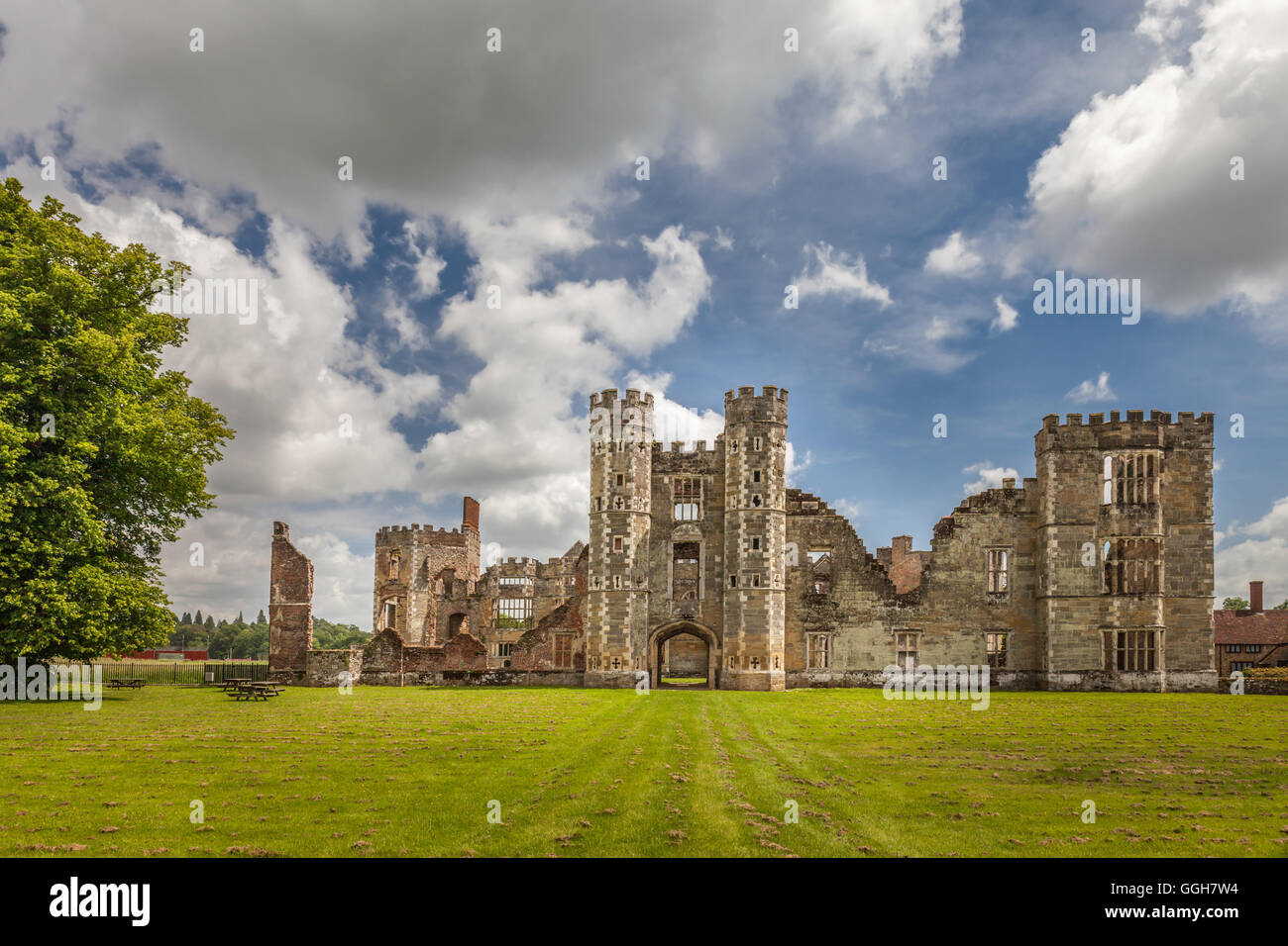 geography / travel, Great Britain, England, Cowdray Castle in Midhurst ...