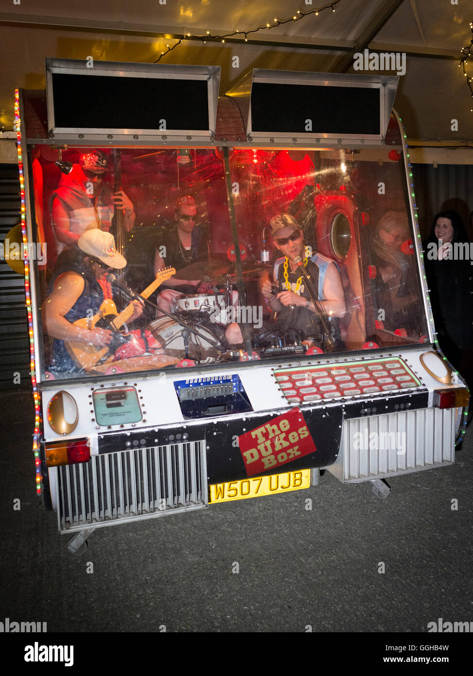 Juke Box with live musicians, 72nd Members Meeting, racing, car racing ...