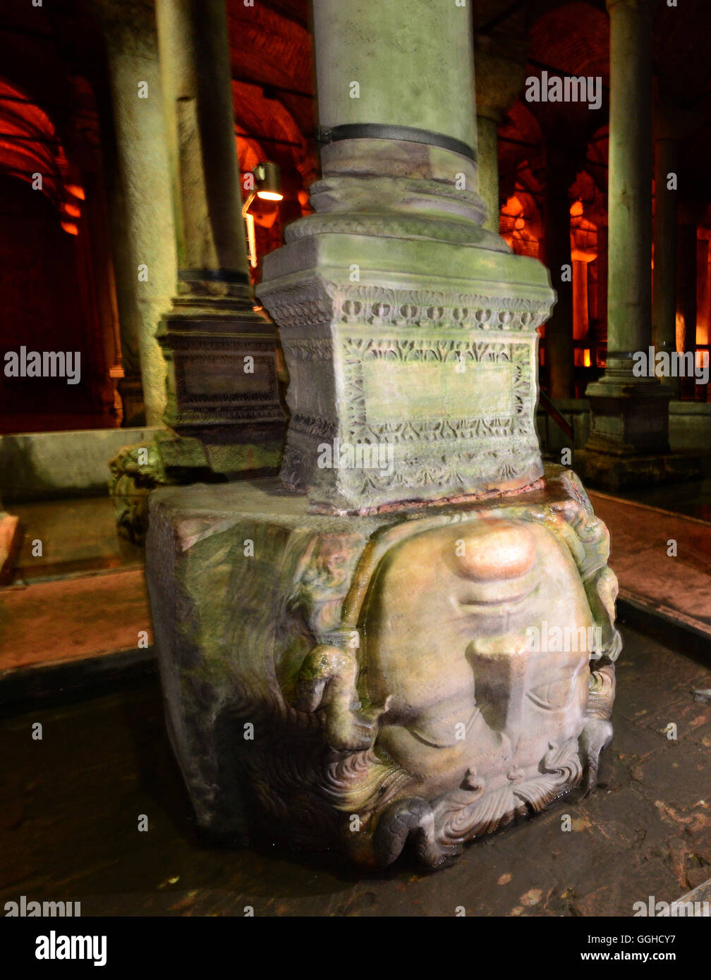 Medusa head pillar, Basilica Cistern, Istanbul, Turkey Stock Photo - Alamy