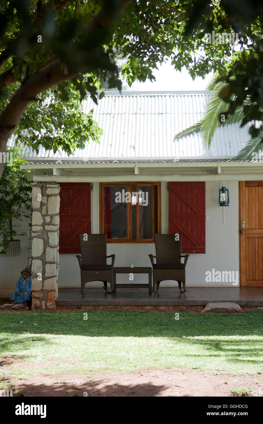 Kalahari farmhouse chalets near stampriet hi-res stock photography and ...