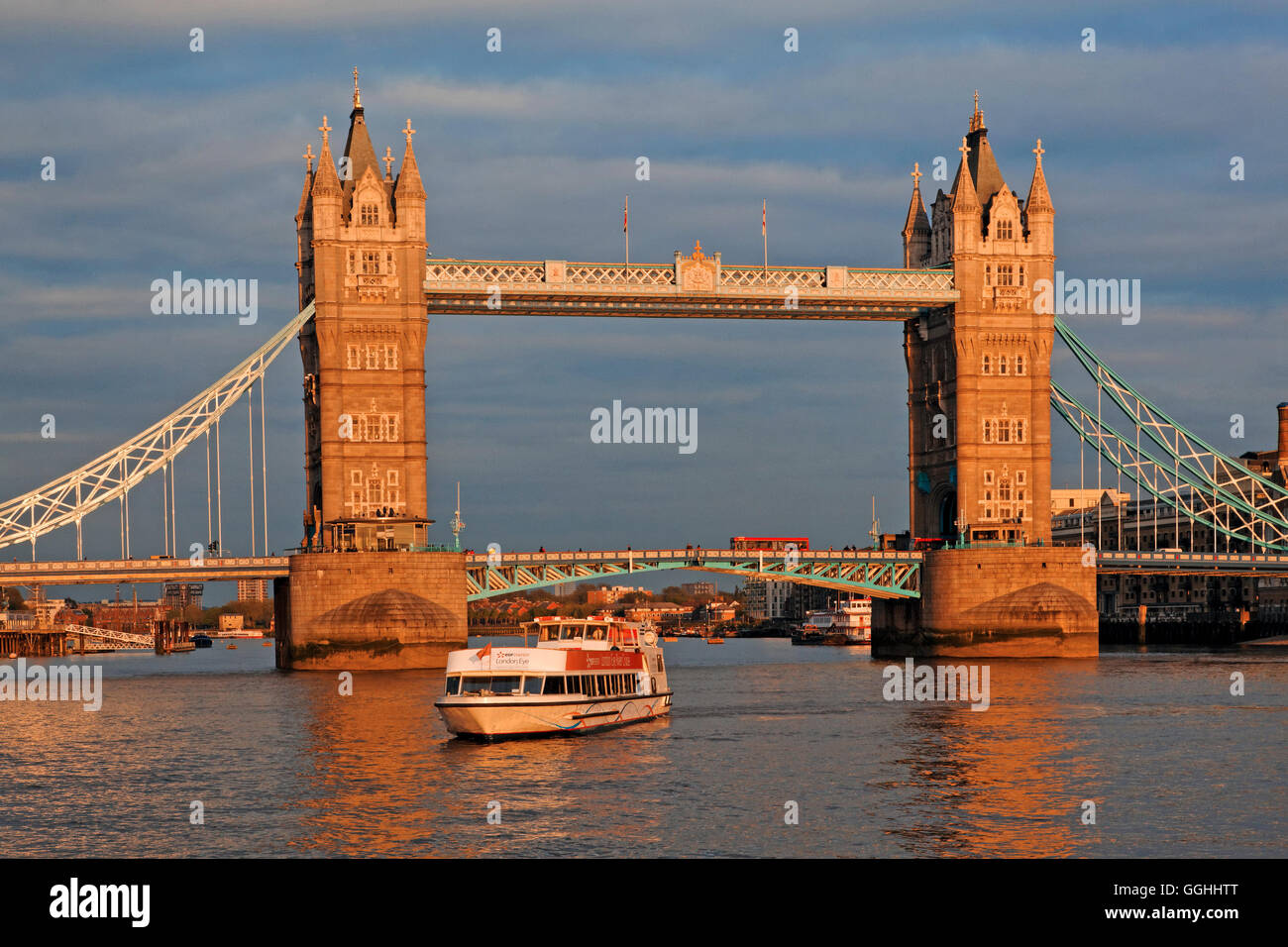 Thames tower hi-res stock photography and images - Alamy