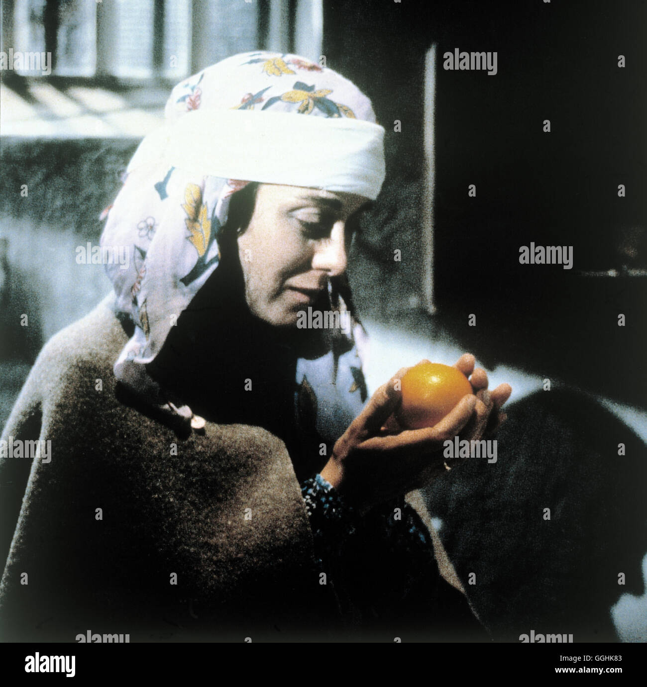 ABSCHIED VOM FALSCHEN PARADIES / Tevfik Baser Szene mit Elif (ZUHAL ...