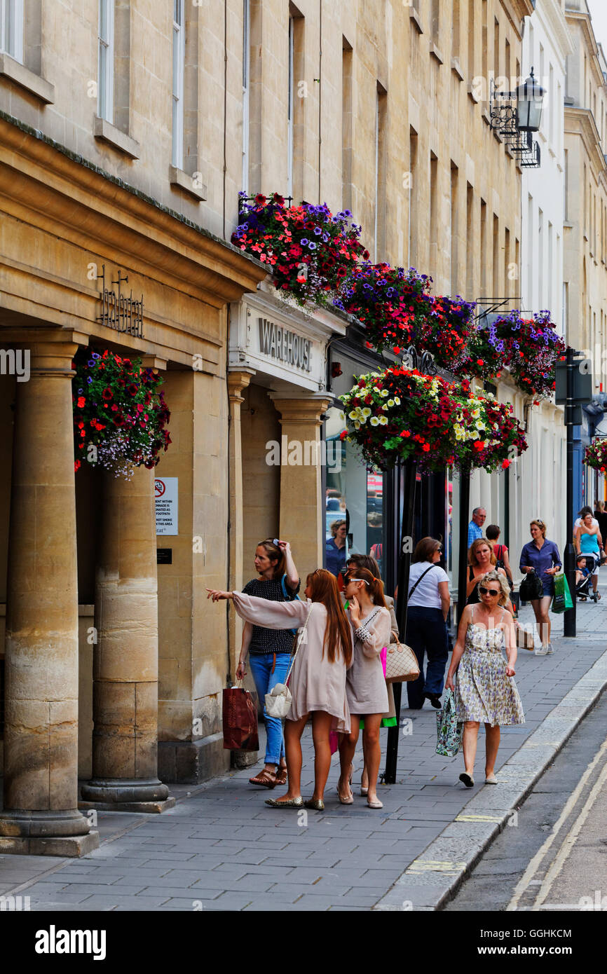 Shopping in der new bond street hi-res stock photography and images - Alamy